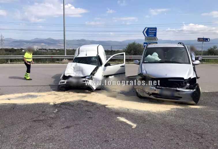 Φθιώτιδα: Τροχαίο - Σφοδρή σύγκρουση δύο αυτοκινήτων στην διασταύρωση ...