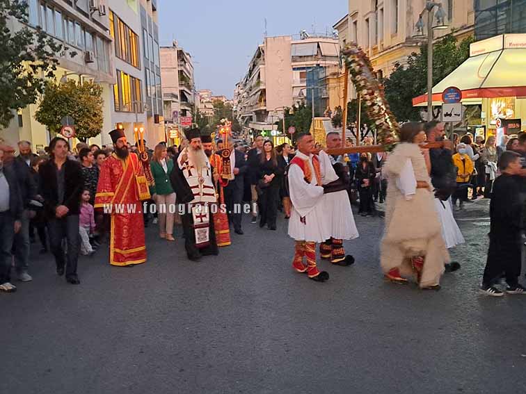 Λαμία: Με μεγαλοπρέπεια η λιτανεία της εικόνας του Αγίου Δημητρίου ...