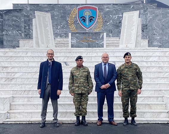 Δωρεά 10 απινιδωτών στο Δ΄ Σώμα Στρατού «ΘΡΑΚΗ» από την ΔΕΔΑ ...
