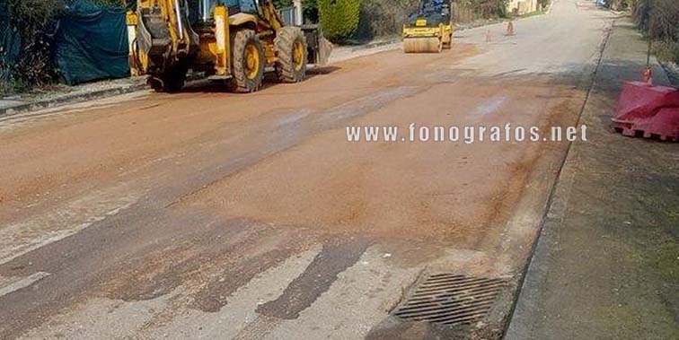 Άγιος Κωνσταντίνος Φθιώτιδας: Εργασίες αποκατάστασης οδοστρώματος [εικ ...