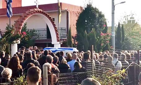 Θρήνος στην κηδεία του 16χρονου Βασίλη... - Fonografos.net