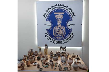 Μετά από πληροφορίες, η Αστυνομία περισυνέλεξε αρχαία αντικείμενα [εικ ...