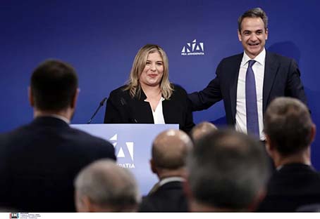 Η Μαρία Συρεγγέλα, η πρώτη γυναίκα Γραμματέας, στην ιστορία της Νέας ...
