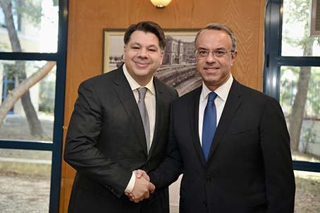 Συνάντηση Χρήστου Σταϊκούρα με τον Πρέσβη των Η.Π.Α. στην Ελλάδα, κ ...