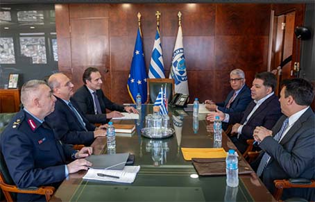 Συνάντηση εργασίας του Γιάννη Οικονόμου με τον Πρέσβη των Η.Π.Α. στην ...