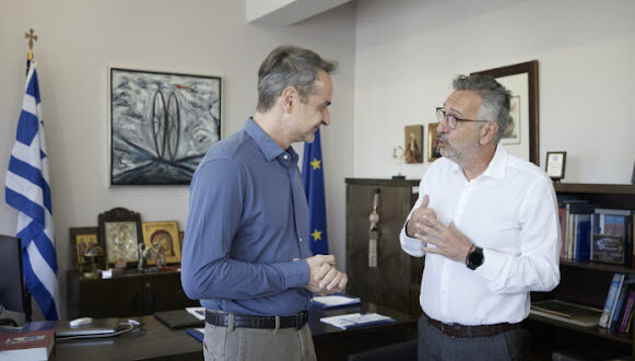 Η επίσκεψη του Πρωθυπουργού Κυριάκου Μητσοτάκη στο Δημαρχείο Αγίου ...