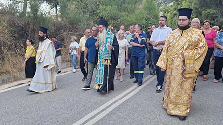 Άγιος Κωνσταντίνος Φθιώτιδας: Με ιεροπρέπεια η λιτανεία της Ιεράς ...